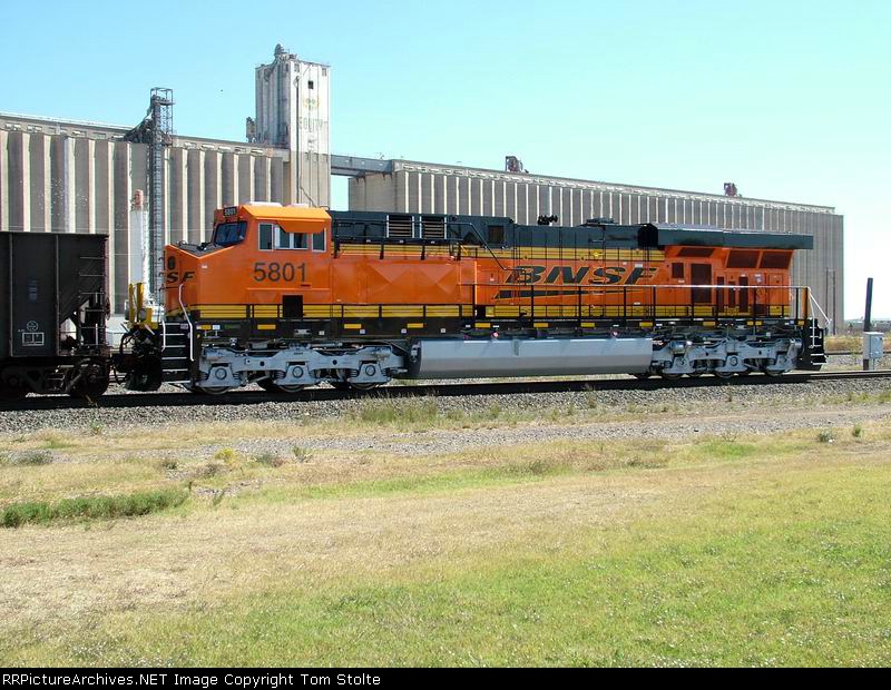 BNSF 5801